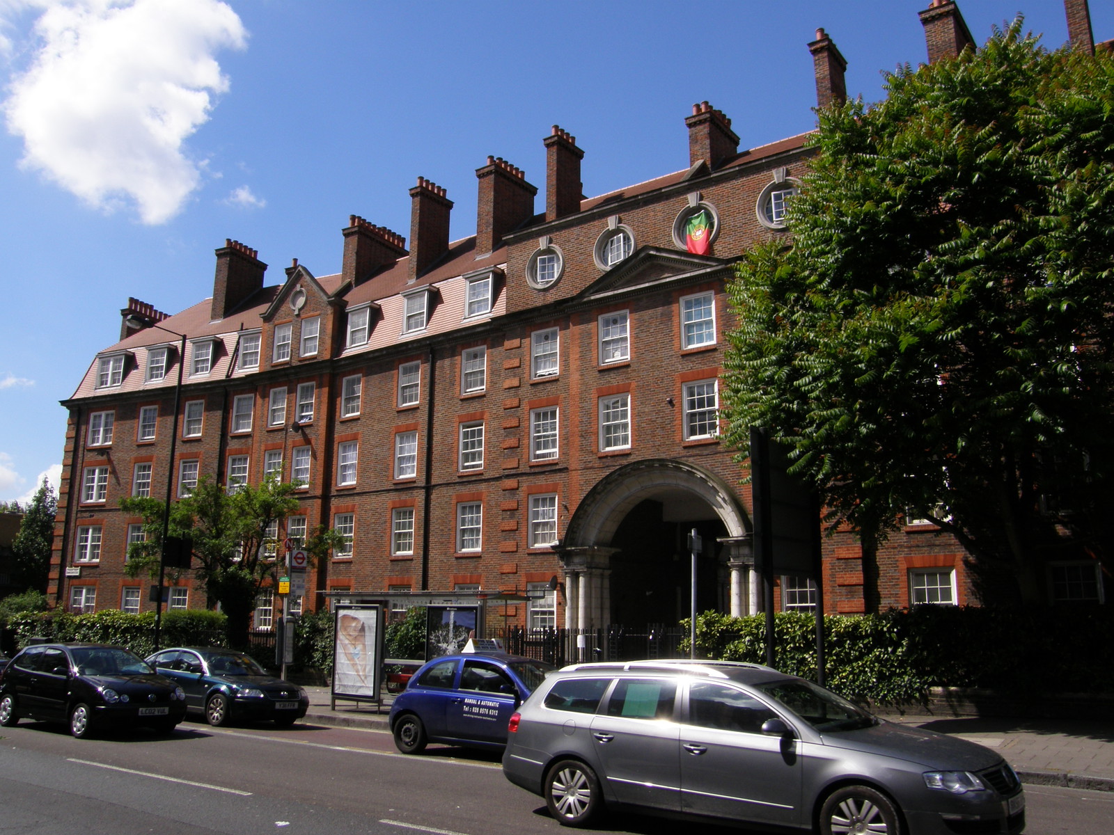 A Picture from Turnham Green to Victoria, District - Tubewalker