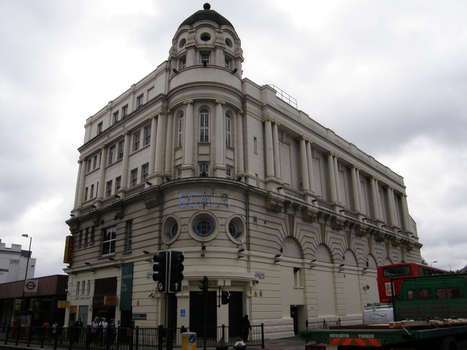 A Picture from King's Cross St Pancras to Walthamstow Central, Victoria ...