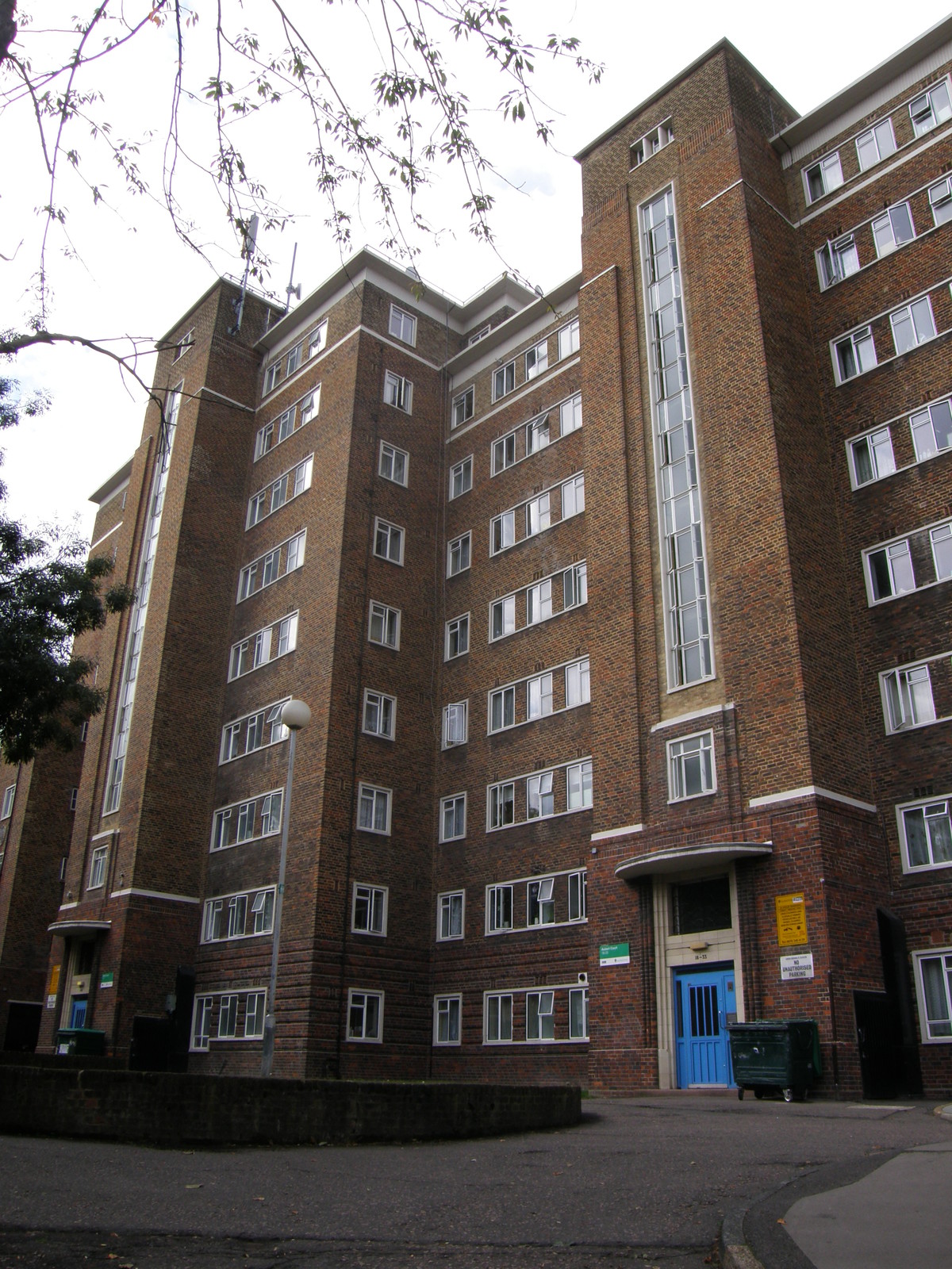 A Picture from King's Cross St Pancras to Walthamstow Central, Victoria ...
