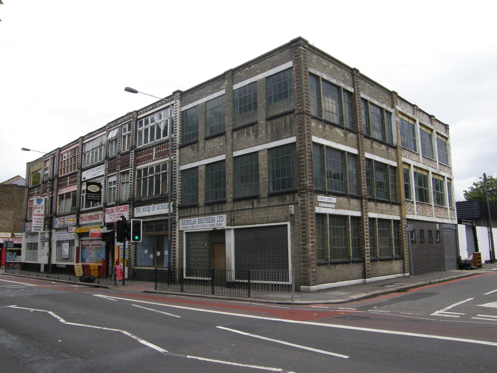 A Picture from King's Cross St Pancras to Walthamstow Central, Victoria ...