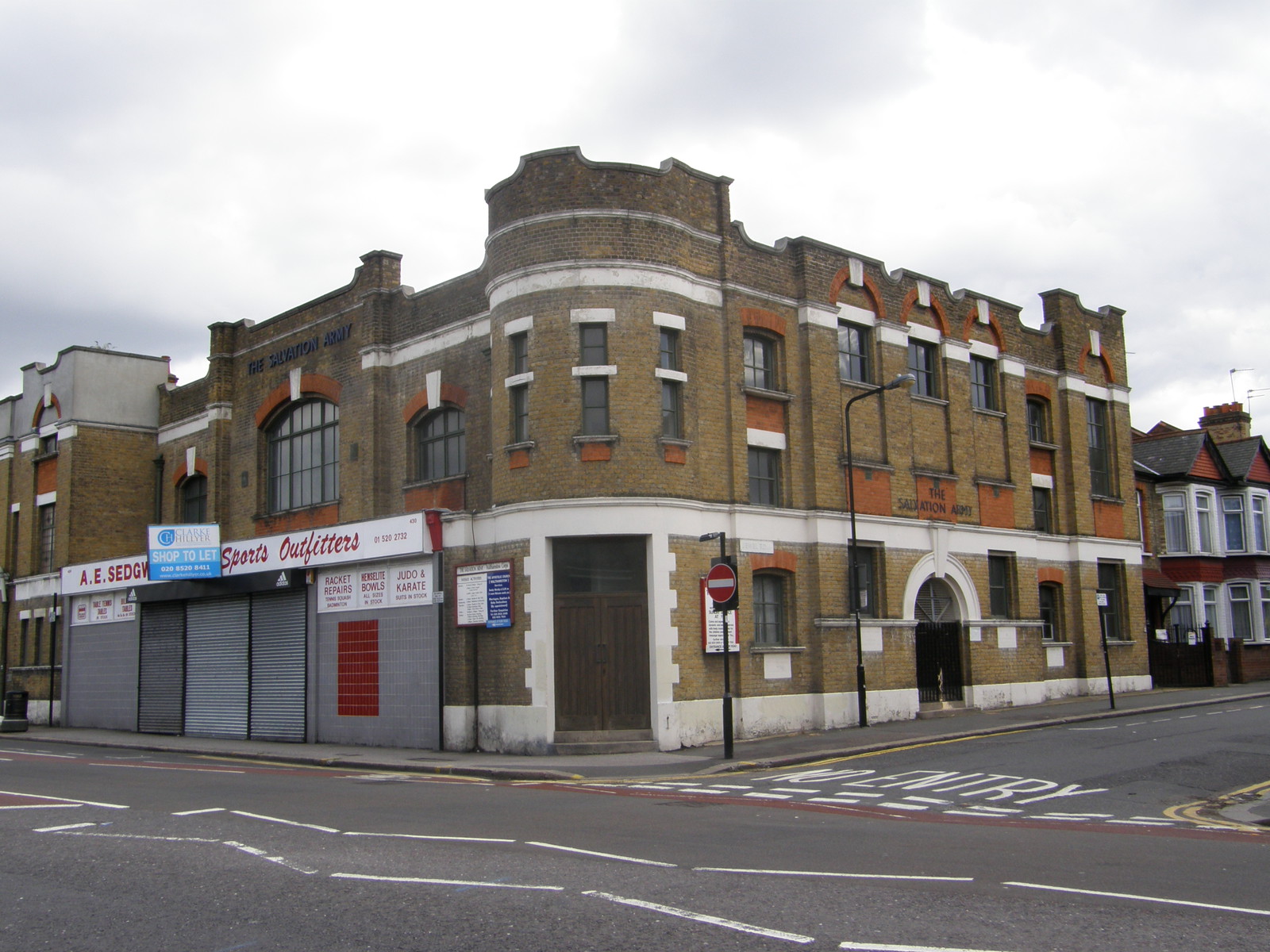 A Picture from King's Cross St Pancras to Walthamstow Central, Victoria ...